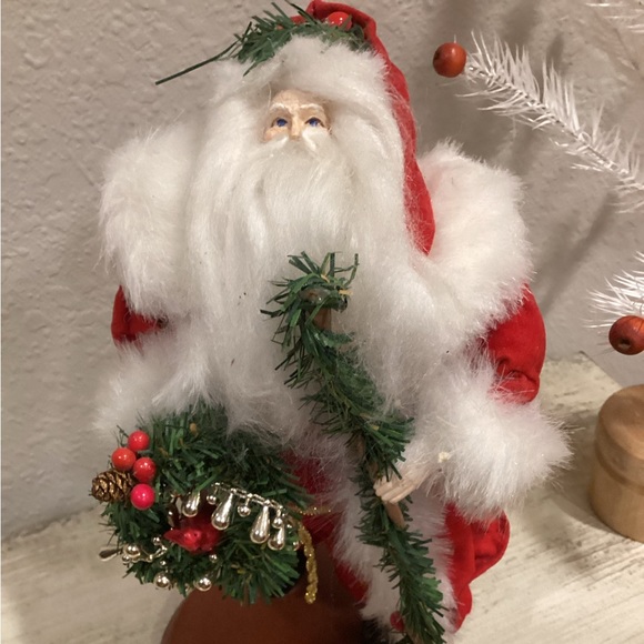 Holiday | Very Fuzzy Beard Santa Statue | Poshmark